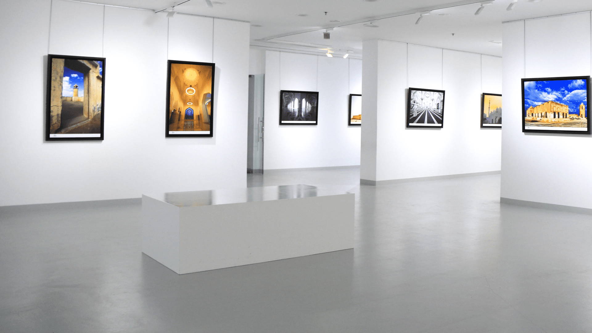 Digital Signage For Art Galleries – Khazina Online Store